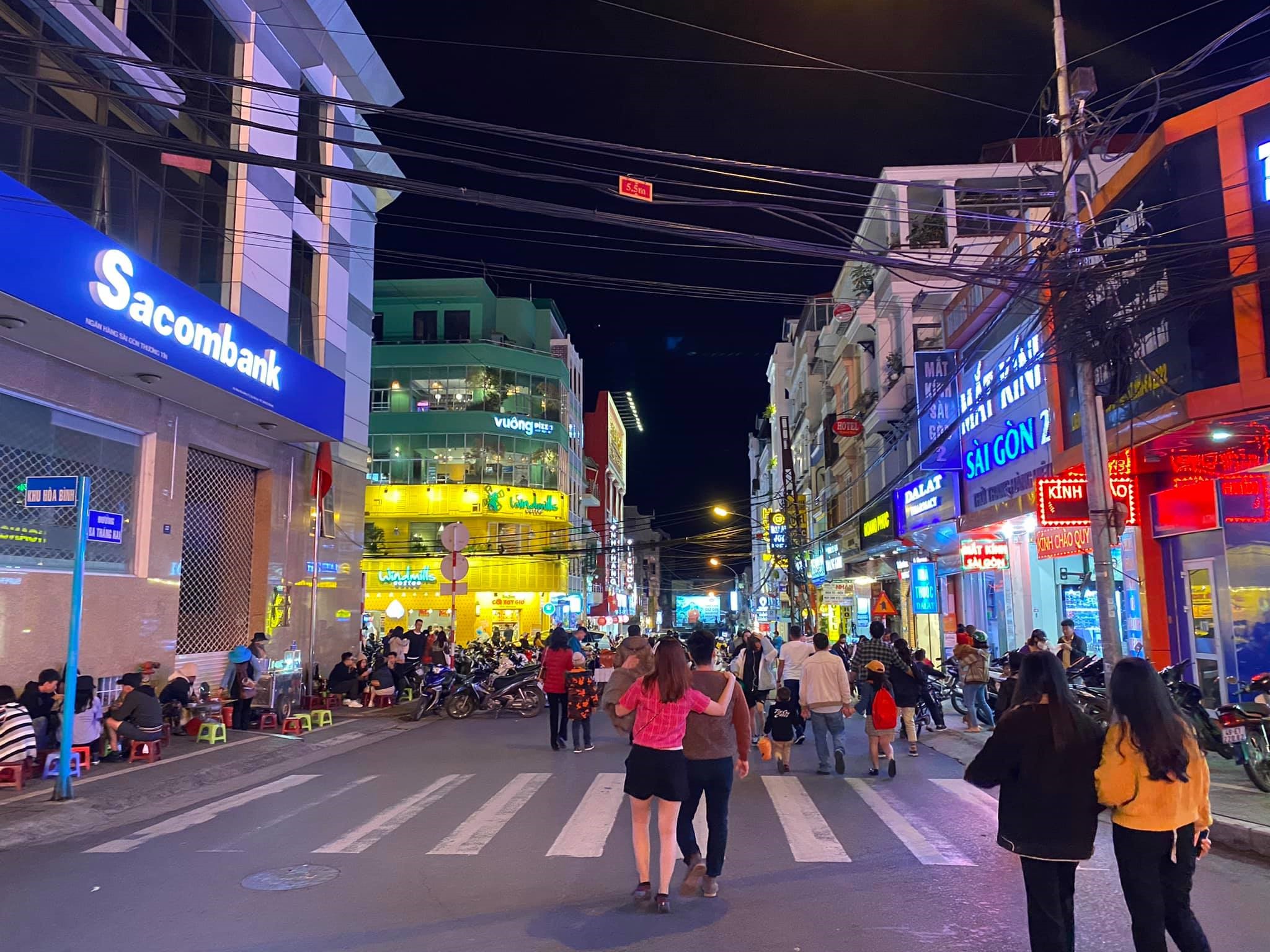 KHÁM PHÁ CHỢ ĐÊM ĐÀ LẠT - Đà Lạt Review Tất Tần Tật